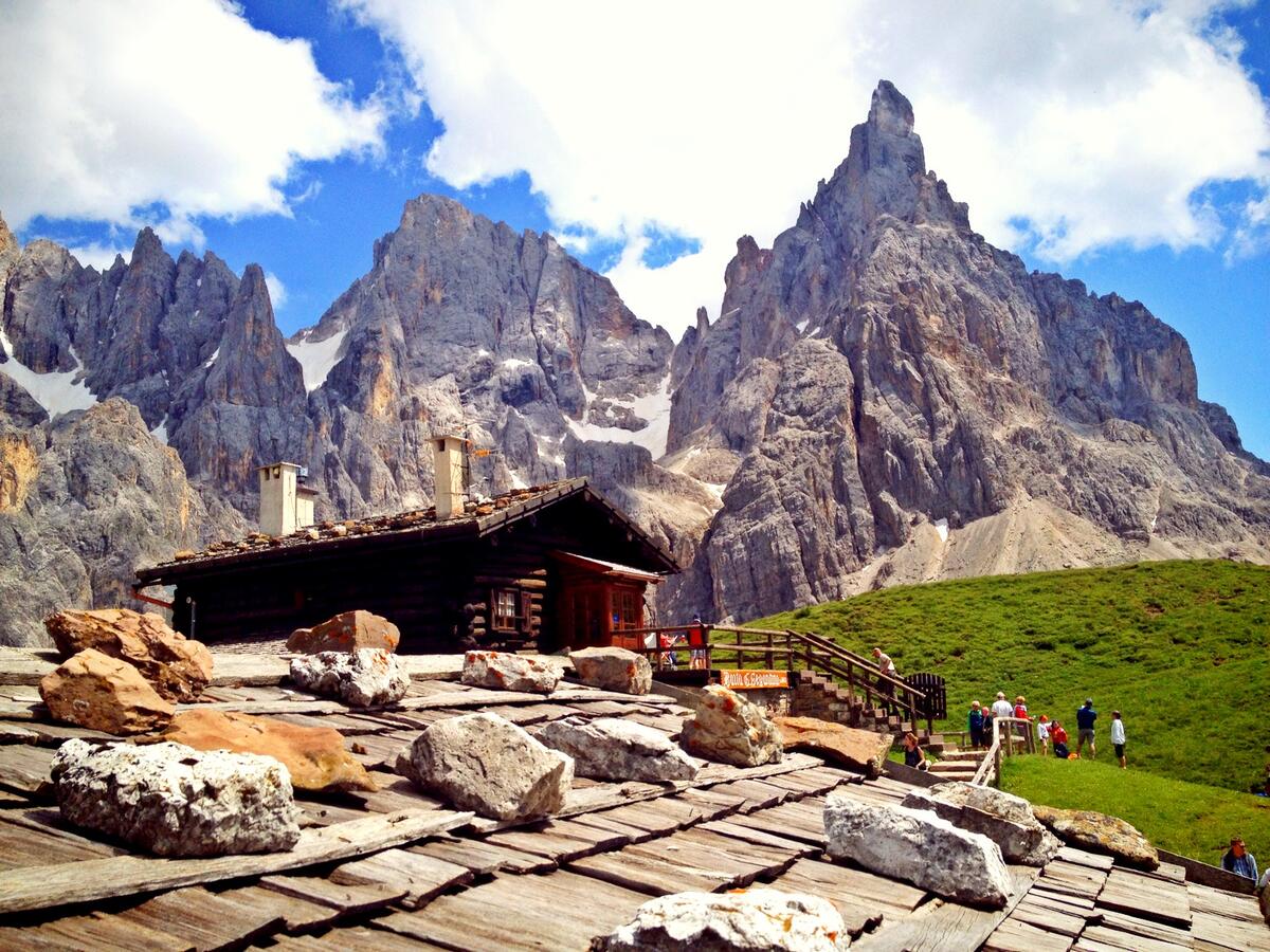 Panorama da sogno tra le Dolomiti? Il fascino di Baita Segantini ...